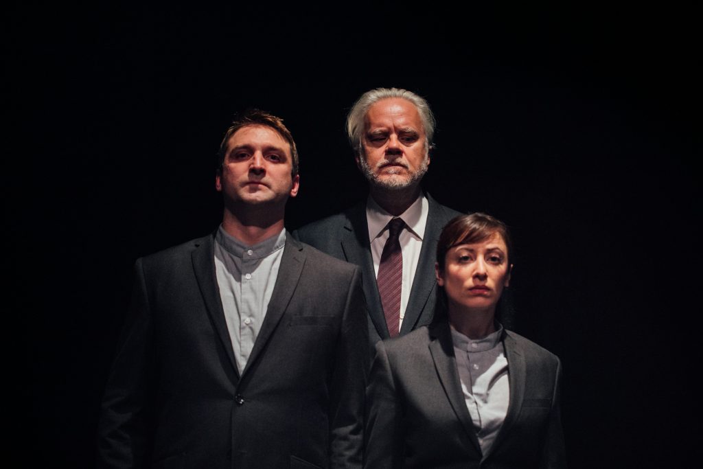Review: Tim Robbins & The Actors’ Gang Perform a Riveting Production of ...